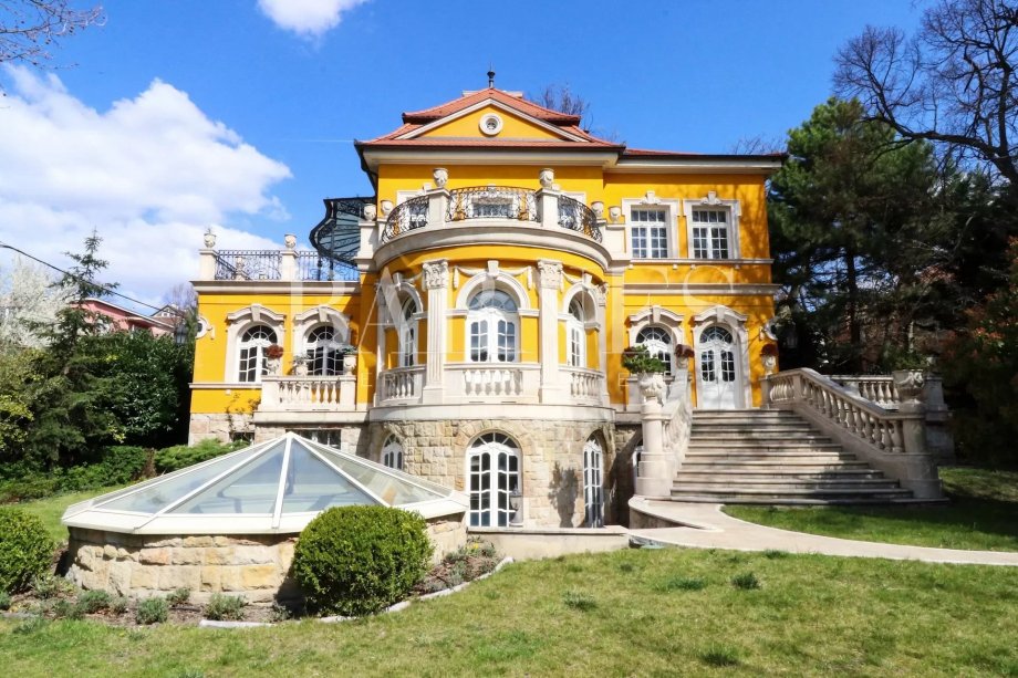 For Rent, Villa Budapest II. kerülete 4 Bedrooms - 626 m²
